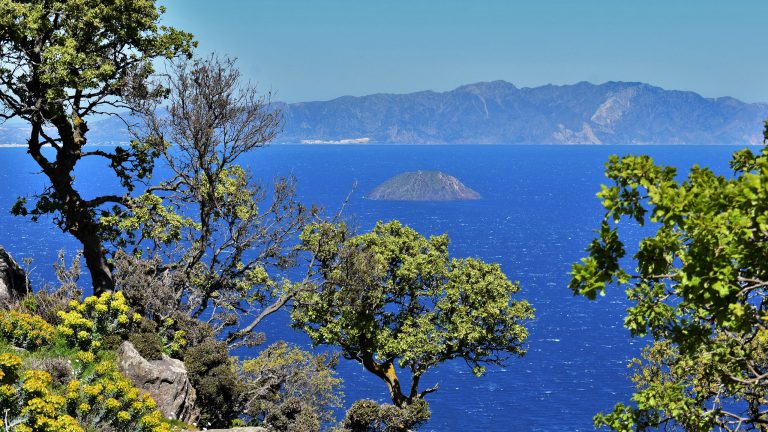 Strongyli Crater – Nisyros Geopark